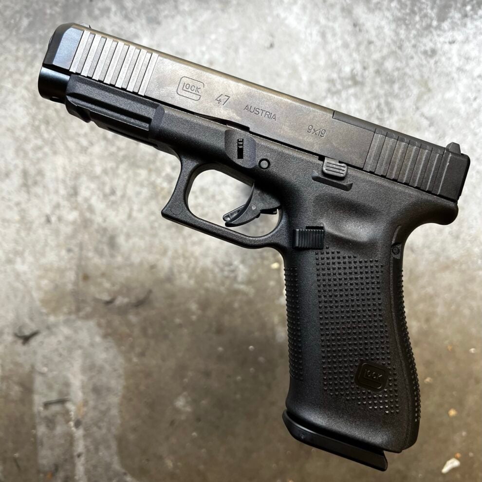 GLOCK model 47 MOS 9mm pistol, 3x 17 round magazines. Free shipping ...